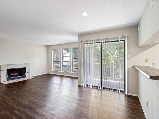2 Bedroom Apartment for Rent at 6633 W Airport Blvd #902, Houston, TX 77035 Greater Fondren Southwest