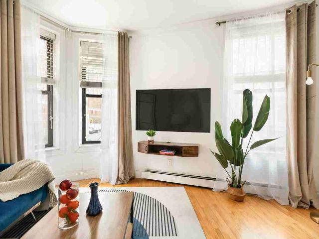 2 Bedroom Apartment for Rent at 679 Greenwich St #1021917P, New York, NY 10014 West Village
