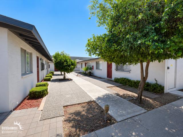 2 Bedroom Apartment for Rent at 6818 N 17th Ave #11, Phoenix, AZ 85015