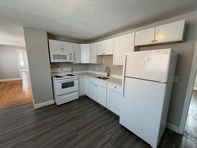 2 Bedroom Apartment for Rent at 682 Beech St #3, Manchester, NH 03104 Straw Smyth