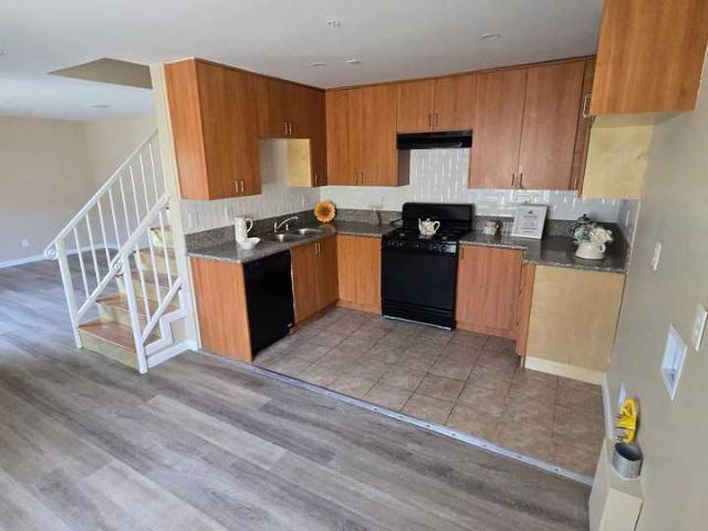 2 Bedroom Apartment for Rent at 6924 Vesper Avenue, Los Angeles, CA 91405 Van Nuys
