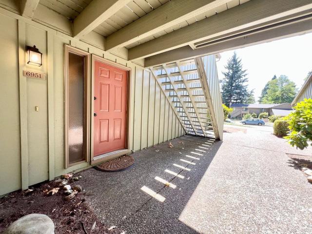 2 Bedroom Apartment for Rent at 6951 Montauk Cir, Tualatin, OR 97035 Sherwood Tualatin South