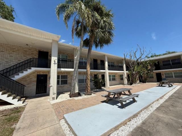 2 Bedroom Apartment for Rent at 600 Wildwood Way #101, Clearwater, FL 33756