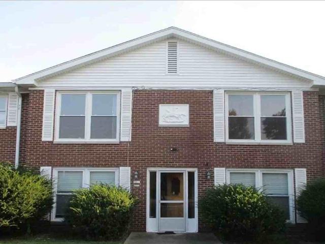 2 Bedroom Apartment for Rent at 6011 W 25th St #4, Speedway, IN 46224 Speedway