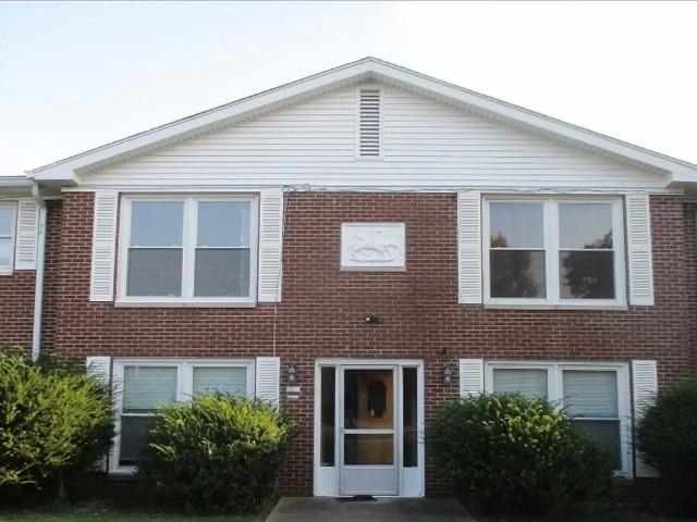 2 Bedroom Apartment for Rent at 6011 W 25th St #4, Speedway, IN 46224 Speedway