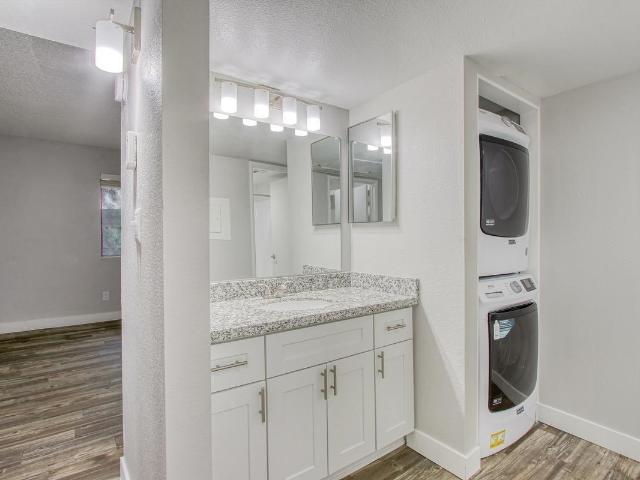 2 Bedroom Apartment for Rent at 6041 W Thomas Rd, Phoenix, AZ 85033