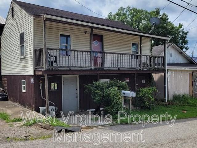2 Bedroom Apartment for Rent at 606 21st St W #B, Charleston, WV 25387 North Charleston