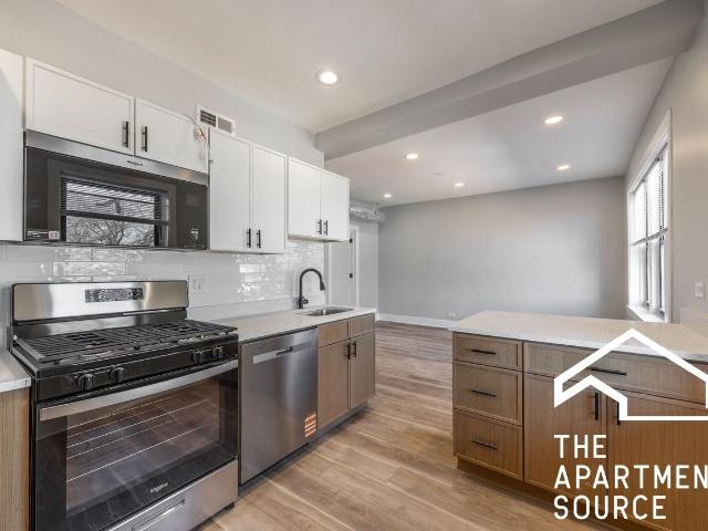 2 Bedroom Apartment for Rent at 6150 N Francisco Ave #3B, Chicago, IL 60659 West Ridge