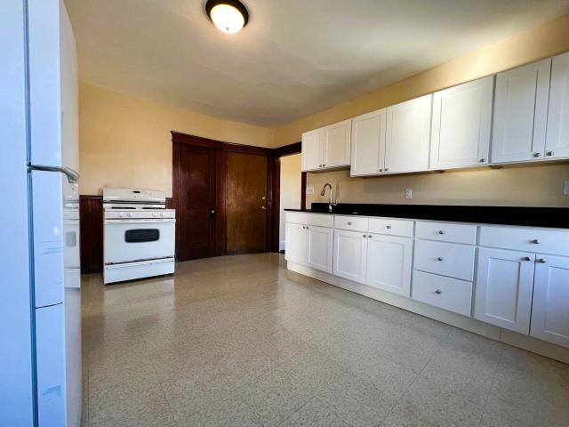 2 Bedroom Apartment for Rent at 61 Rutland St #2R, Woonsocket, RI 02895