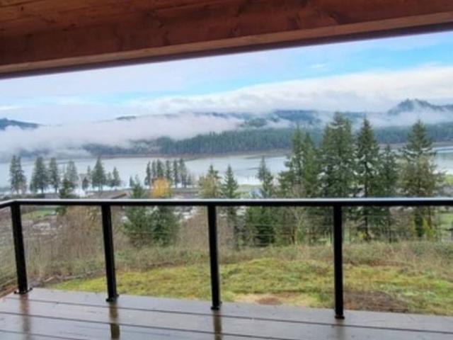 2 Bedroom Apartment for Rent at 6308 Lakepointe Way #1, Sweet Home, OR 97386