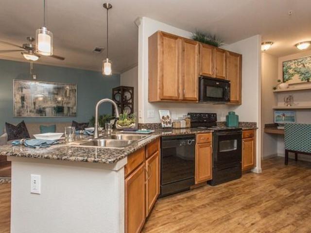 2 Bedroom Apartment for Rent at 8001 Lorrie Drive #MAN1, Houston, TX 77025 Braeswood Place