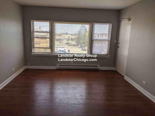 2 Bedroom Apartment for Rent at 7632 North Milwaukee Avenue #2B, Niles, IL 60714