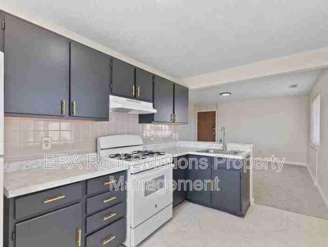 2 Bedroom Apartment for Rent at 7875 Reading Rd #1, Cincinnati, OH 45237 Roselawn