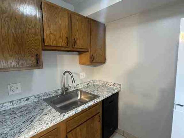 2 Bedroom Apartment for Rent at 7008 Ohio Ave, Silverton, OH 45236 Silverton