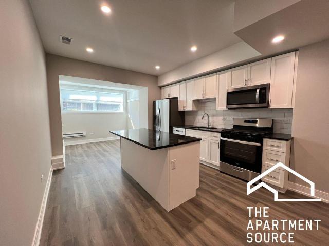 2 Bedroom Apartment for Rent at 706 W Grace St #GDN, Chicago, IL 60613 Lakeview