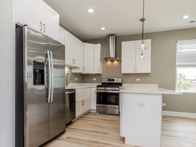 2 Bedroom Apartment for Rent at 717 North Parkside Avenue #1, Chicago, IL 60644 Austin