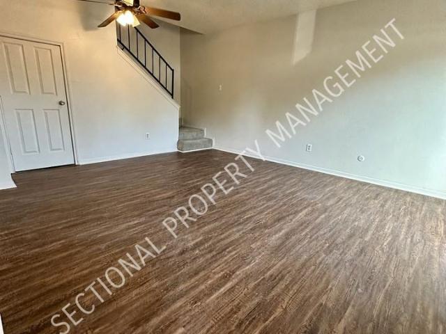 2 Bedroom Apartment for Rent at 715/719 N Center St #715 1, Arlington, TX 76011