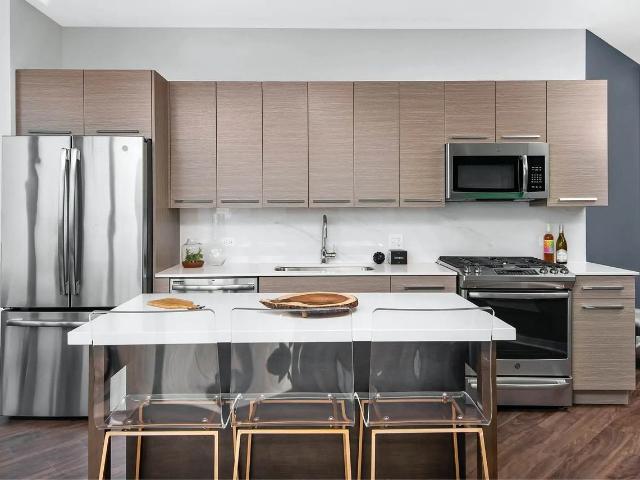 2 Bedroom Apartment for Rent at 727 West Madison Street #3803, Chicago, IL 60661 Near West Side
