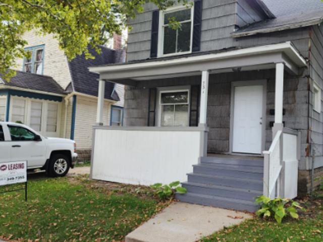 2 Bedroom Apartment for Rent at 731 North Sycamore Street #1, Lansing, MI 48906 Old Forest
