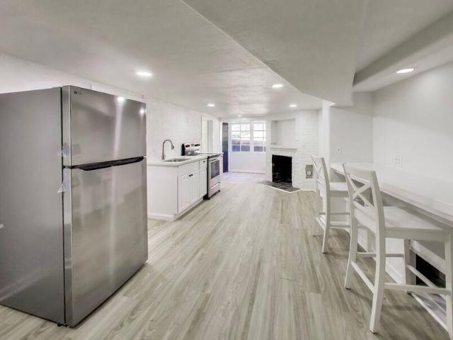 2 Bedroom Apartment for Rent at 7361 Claremont Ave #03, Oakland, CA 94705 Panoramic Hill