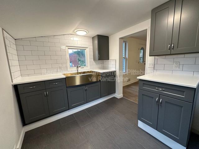2 Bedroom Apartment for Rent at 851 Timberland Ave #2, Pittsburgh, PA 15226 Brookline