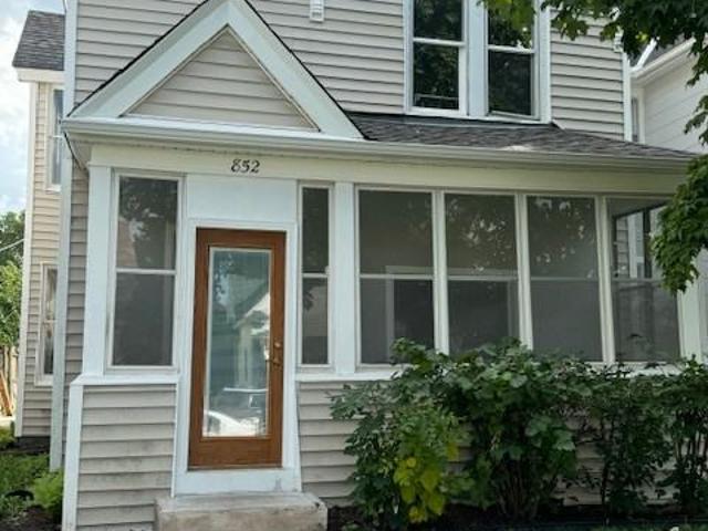 2 Bedroom Apartment for Rent at 852 Edmund Avenue West #1, St. Paul, MN 55104 West Frogtown
