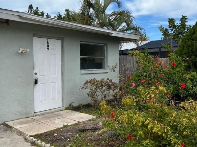 2 Bedroom Apartment for Rent at 809 66th Ave W, Bayshore Gardens, FL 34207 Oneco