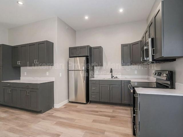 2 Bedroom Apartment for Rent at 815 N Pitcher St #12, Kalamazoo, MI 49007 Northside