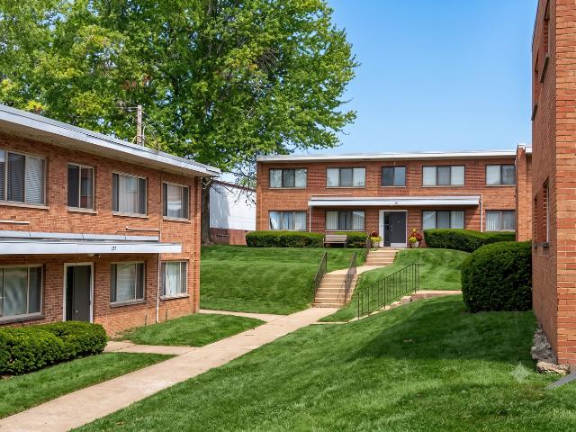 2 Bedroom Apartment for Rent at 8207 Eads Ave #D, Vinita Park, MO 63114 Vinita Park