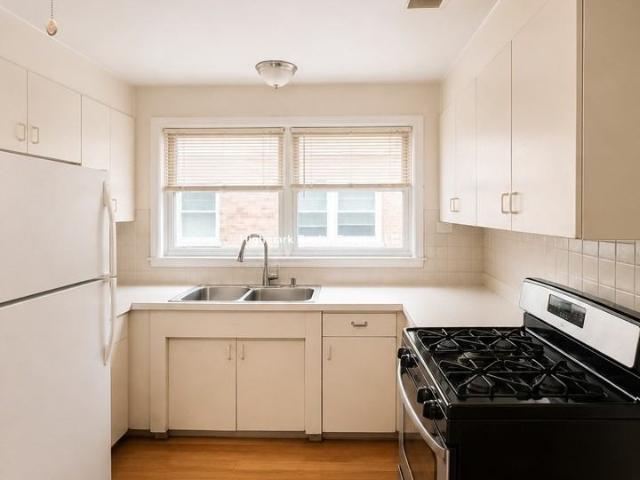 2 Bedroom Apartment for Rent at 8242 Kilpatrick Ave #A1, Skokie, IL 60076