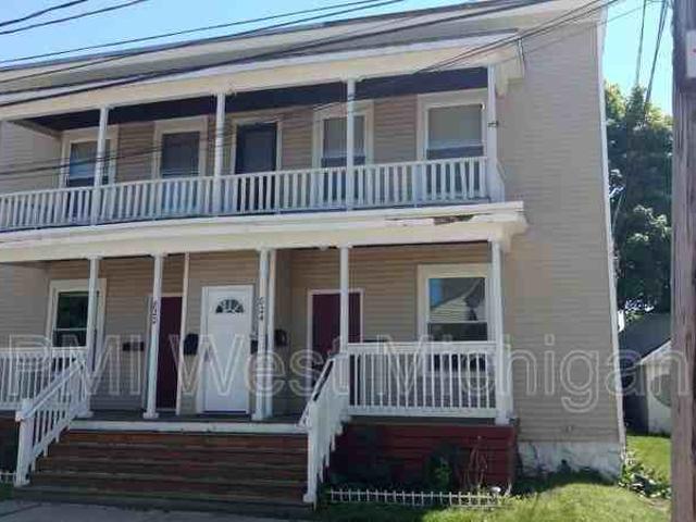 2 Bedroom Apartment for Rent at 824 Nagold St Nw #1, Grand Rapids, MI 49504 West Grand