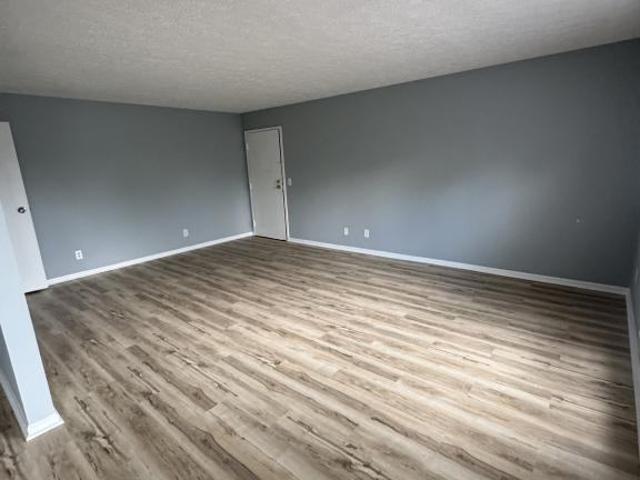 2 Bedroom Apartment for Rent at 8380 Cottonwood Dr, Finneytown, OH 45231 Finneytown