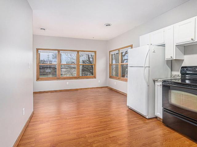 2 Bedroom Apartment for Rent at 940 W Lovell St #3, Kalamazoo, MI 49007 Central Business District