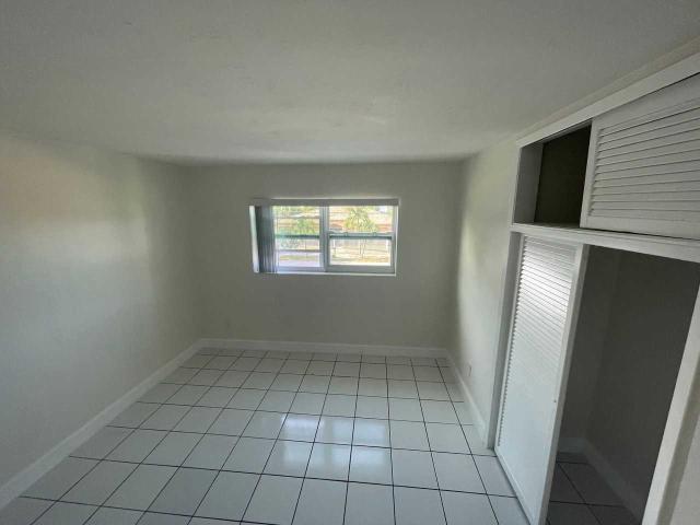 2 Bedroom Apartment for Rent at 941 Ne 170th St, North Miami Beach, FL 33162