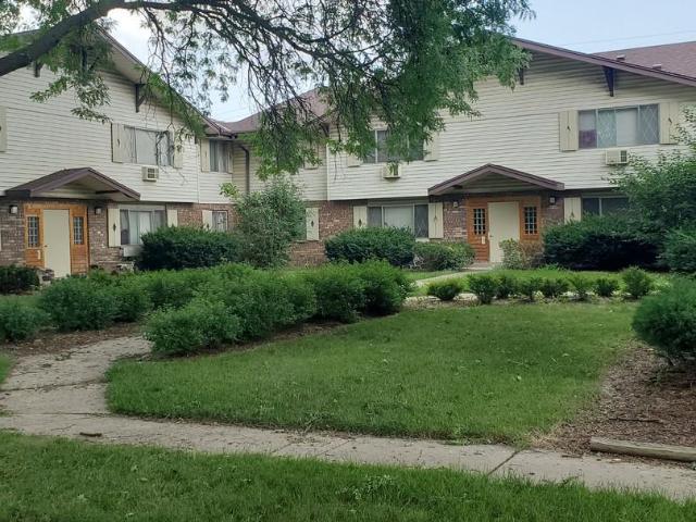 2 Bedroom Apartment for Rent at 9520 W Fond Du Lac Ave #1, Milwaukee, WI 53225 Parkway Hills