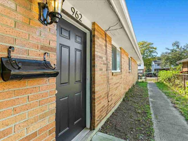 2 Bedroom Apartment for Rent at 962 Ferndale Pl, Bexley, OH 43209
