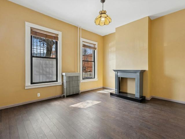 2 Bedroom Apartment for Rent at 903 43rd Ave #1, New York, NY 11101 Long Island City