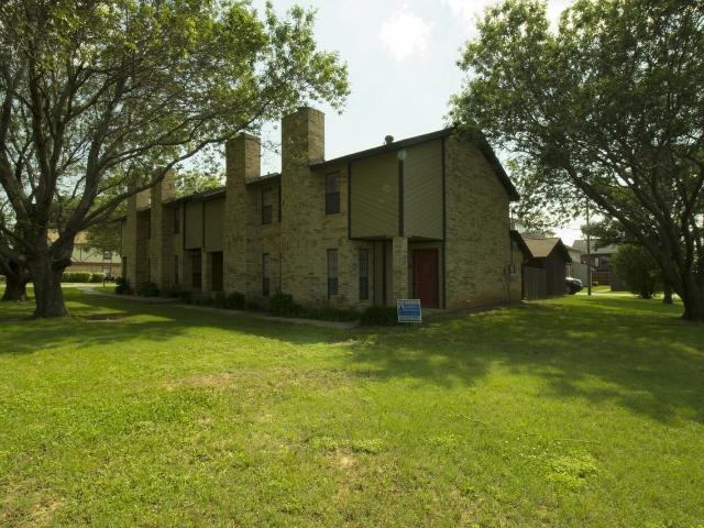 2 Bedroom Apartment for Rent at 900 Kilkenny Ct Apt D, Denton, TX 76210