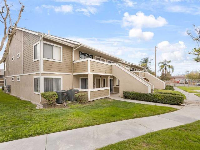 2 Bedroom Apartment for Rent at 904 Fairway Dr #200, Colton, CA 92324