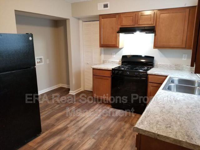2 Bedroom Apartment for Rent at 918 Rarig Ave #A, Columbus, OH 43219