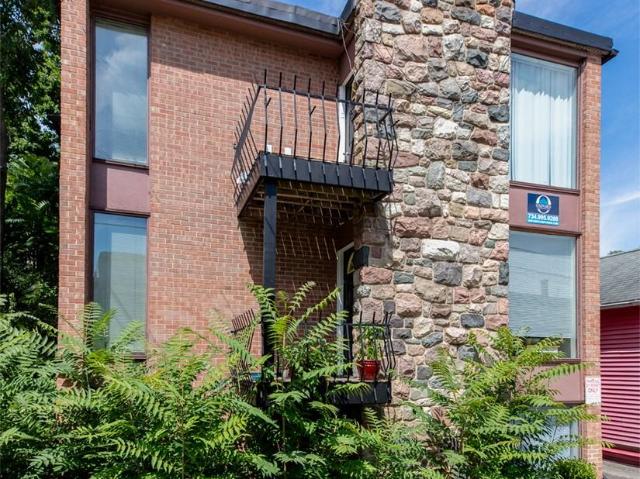 2 Bedroom Apartment for Rent at 927 E Ann St #927 4, Ann Arbor, MI 48104