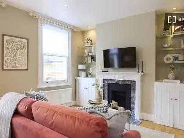 2 bedroom apartment for rent in Munster, London