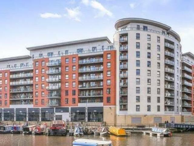 2 bedroom apartment for rent in Mackenzie House Leeds Dock LS10 1PJ LS10