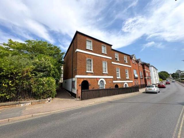 2 bedroom apartment for rent in Magdalen Street, Exeter, EX2