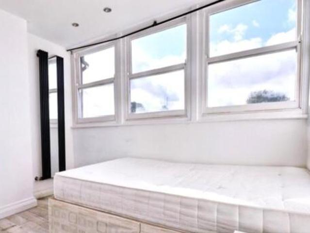 2 bedroom apartment for rent in Malborough Road, Archway, London, N19