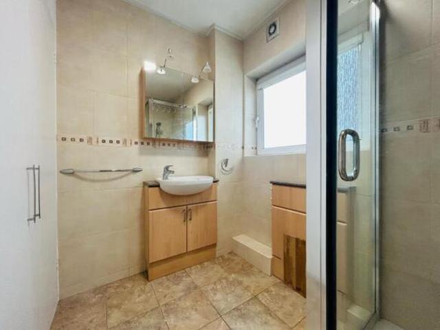 2 bedroom apartment for rent in Manor Court, Avenue Road, Leamington Spa, CV31