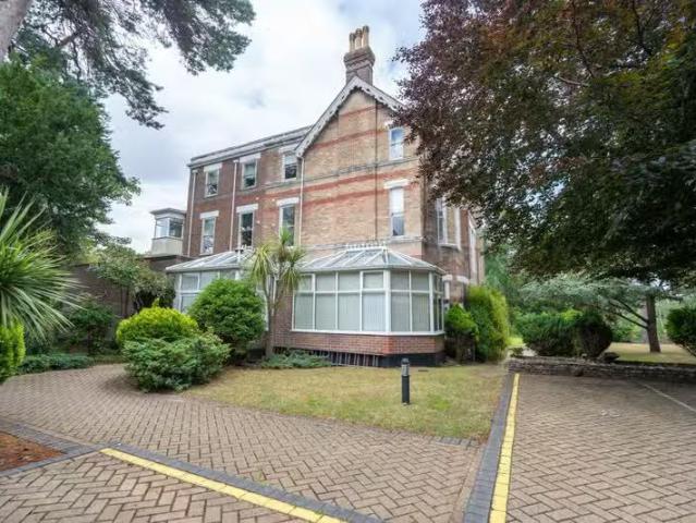 2 bedroom apartment for rent in Manor House, 34 Manor Road, Bo.