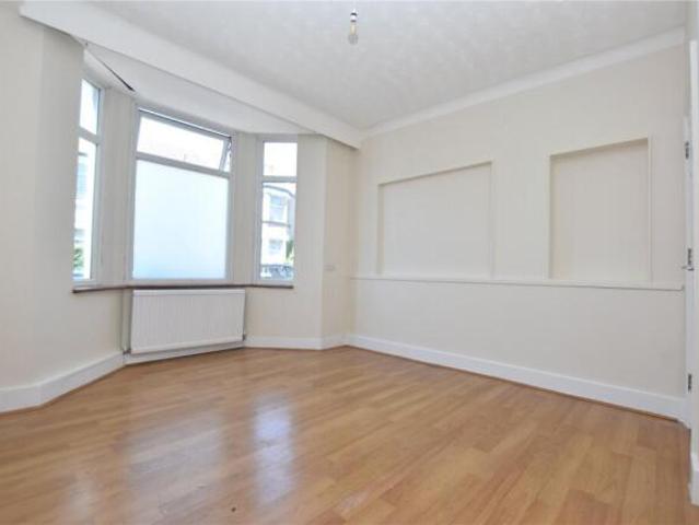 2 bedroom apartment for rent in Manor Road, London, SE25