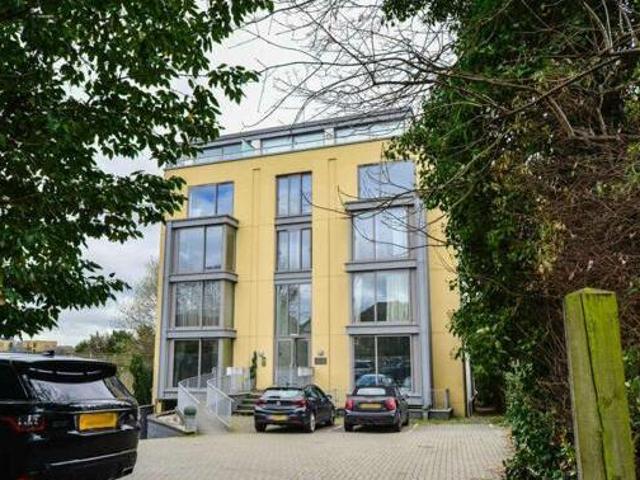 2 Bedroom Apartment For Rent In Manor Way