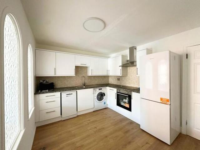 2 bedroom apartment for rent in Marks Court, Southend On Sea, SS1